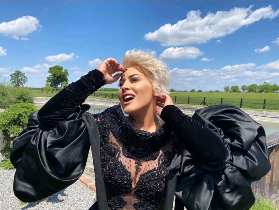 We are taking you to Indira's concert! - DiVan